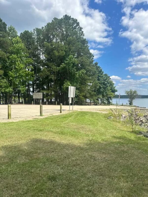 Chapel Hill: Jordan Lake Canoe Rental - Discovering Jordan Lake: What This Canoe Rental Offers