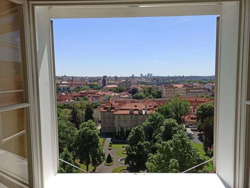Charles Bridge and Prague Castle Walking Tour - Practical Tips for Travelers