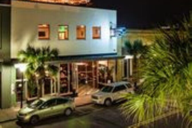 Charleston Bar Hunt: Charleston Chase Bar Crawl - Key Points