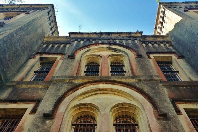 Charleston Pirates and Ghosts Tour - Exploring Landmarks with Stories and Atmosphere