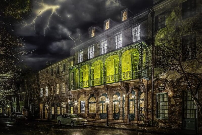 Charleston: Spirits & Spirits Haunted Pub Crawl - A Closer Look at the Haunted Charleston Pub Crawl