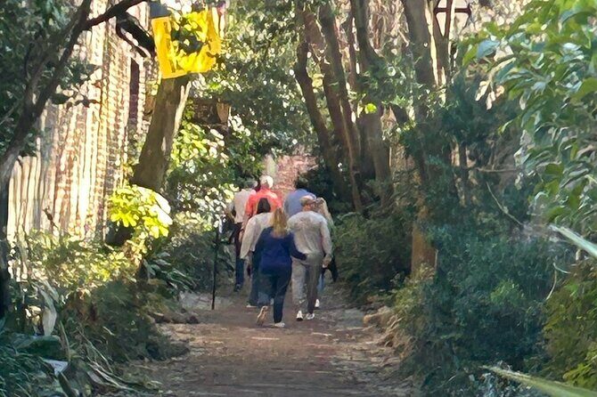 Charm of Charleston - Walk Through Time with a Charleston Native - Exploring Rainbow Row and Waterfront Park