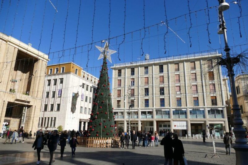 Charming Christmas Walking Tour in Lecce - Key Points