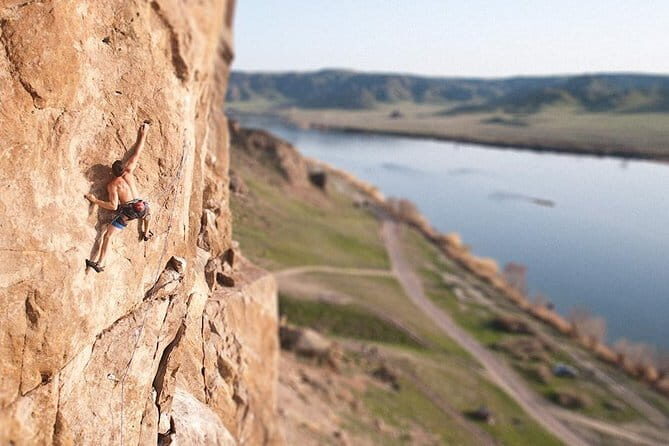 Charyn Canyon Wonders: Valley of Castles Day Trip from Almaty - Who Should Consider This Tour?