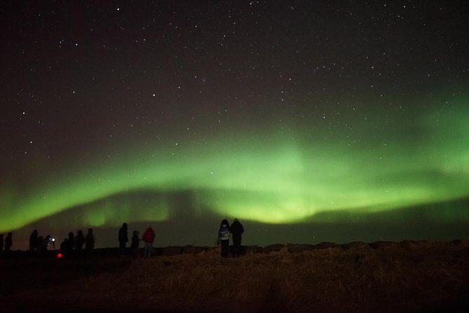 Chasing Aurora Borealis with Warmth and Treats in Premium Tour! - Key Points