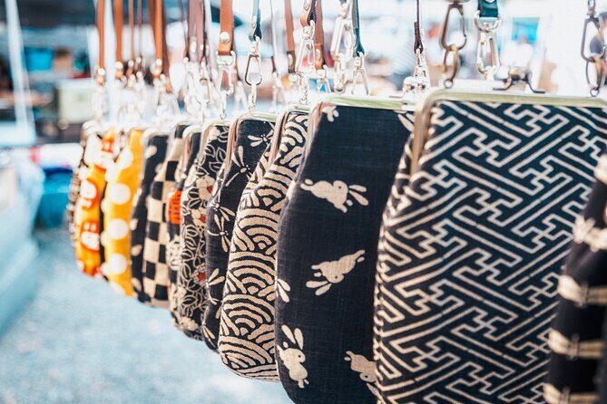 Chat & Treasure Hunt at To-ji Flea Market with Locals : Kyoto - Who Will Enjoy This Tour?