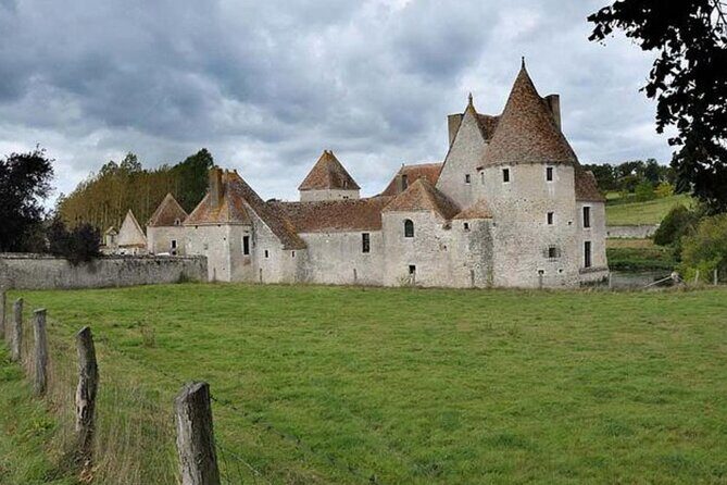 Château de Buranlure 1000 Years of History Heritage and Oenology - The Tour Itinerary: From Past to Present