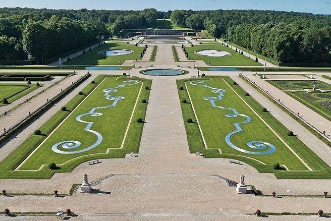 Chateau of Fontainebleau and Vaux le Vicomte 9-Hour Private Tour - The Sum Up