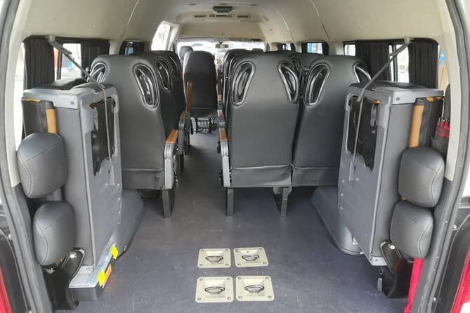 ~Chauffeur: Johor Bahru to Singapore Van Transfer - Unpacking the Experience: How the Journey Unfolds