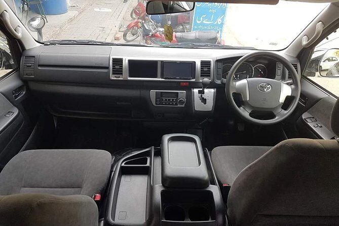 Chauffeur: Lahore International Airport Transfer - Arrival - Introduction: Is the Lahore International Airport Transfer Worth Considering?