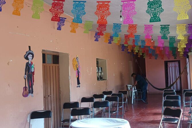 Cheese, contemporary art and paper workshop in the Etla Valley - Analyzing the Value