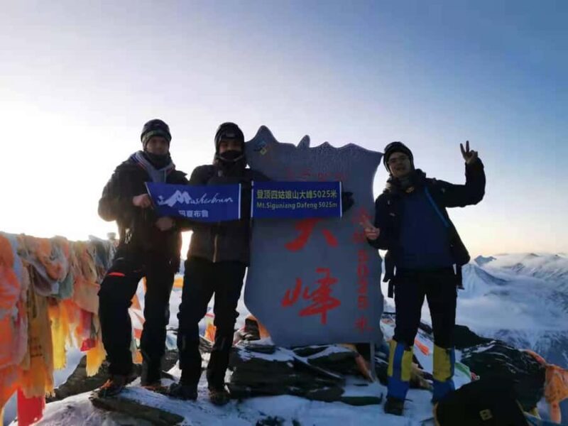 Chengdu: 6-Day Mt. Siguniang Dafeng Erfeng Climbing Tour - An Introduction to the Mt. Siguniang Climbing Tour