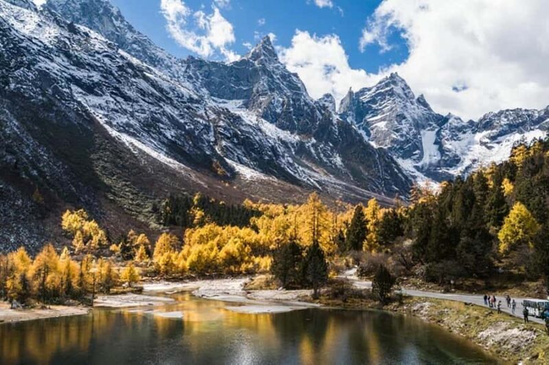 Chengdu: Bipenggou Scenic Area Day Trip with Guide - Key Points