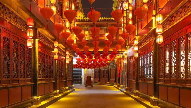 Chengdu: City Walking Tour with Food and Culture Stops - Exploring Chengdu with a Guided Walk