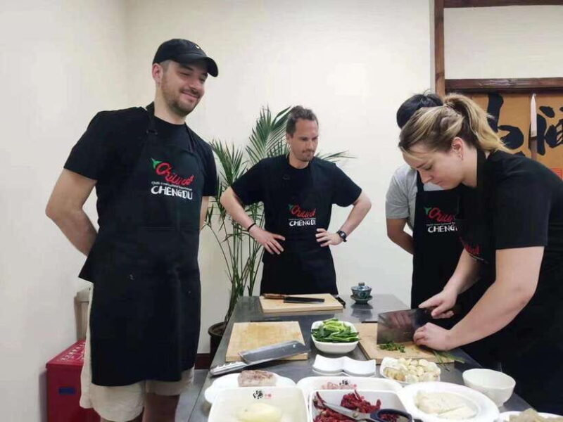 Chengdu: Cooking Class with Fresh Market Half Day Experience - Who This Tour Is Best For