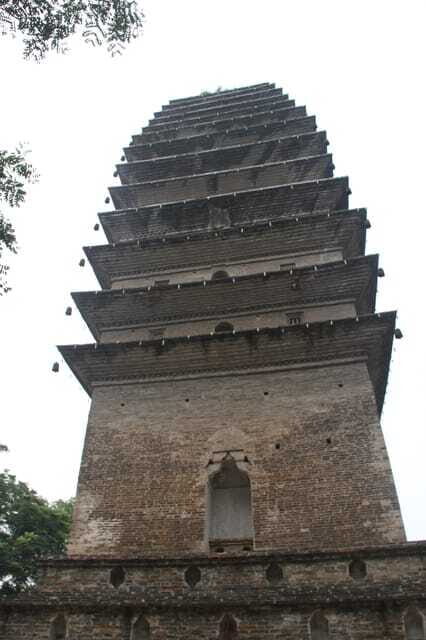 Chengdu: Giant Panda and Leshan Buddha Sall Group Day Tour - Exploring the Leshan Giant Buddha