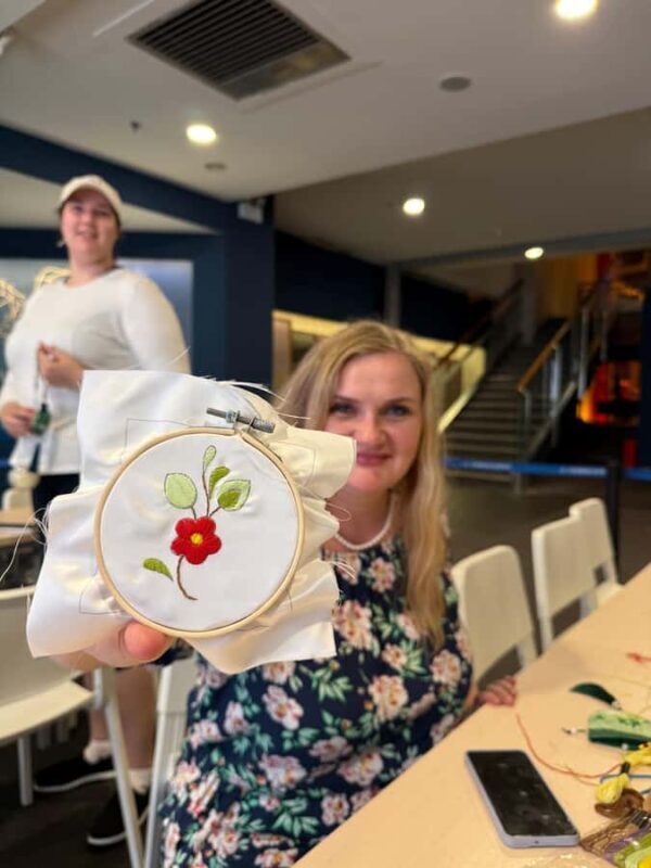 Chengdu Half-Day Tour: Shu Embroidery Handicraft Experience - An Introduction to the Shu Embroidery Handicraft Experience