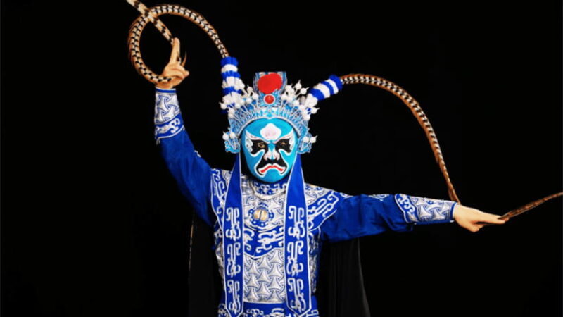 Chengdu: Liyuan Theater Sichuan Opera Face-Changing Show - What Makes the Liyuan Theater Face-Changing Show Special