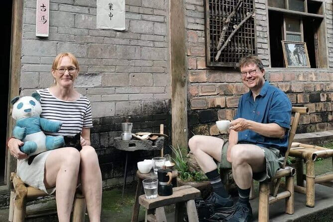 Chengdu Night Cruise Tour including Hotpot Dinning Experience - Who Should Consider This Tour?