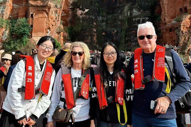 Chengdu Panda & Leshan Giant Buddha Premium Private Day Tour - What This Tour Offers