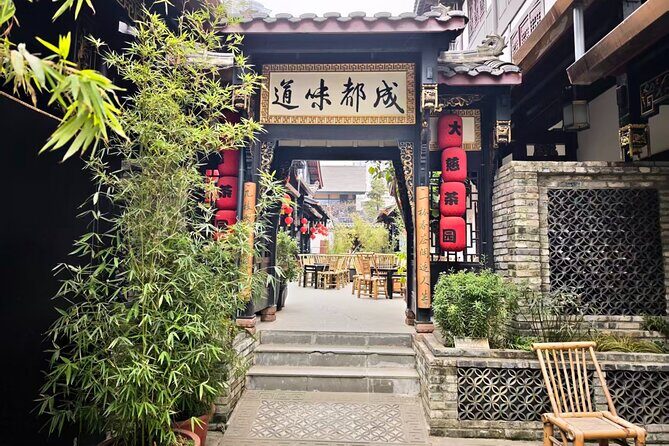 Chengdu Private Half-Day tour with City Highlights & Hidden Eats - FAQ