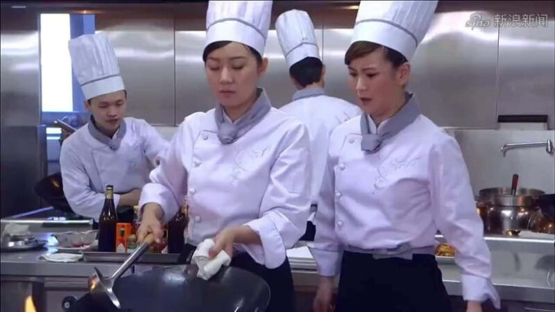 Chengdu: Private Panda Base and Sichuan Cuisine Tour - Introduction