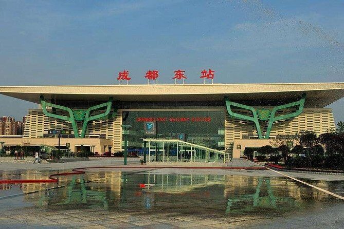 Chengdu Railway Station Pick up and Leshan Buddha Day Tour - An In-Depth Look at the Tour Experience