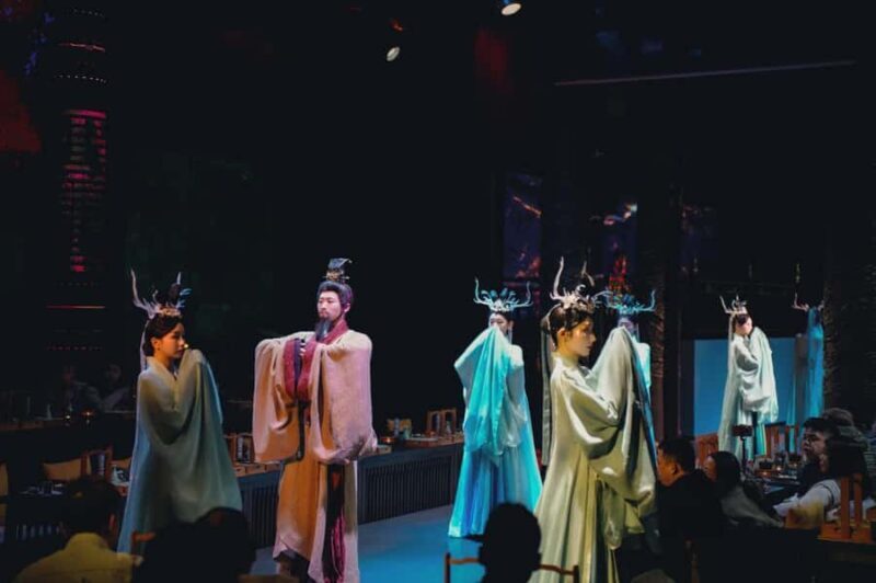 Chengdu: Royal Cultural Dinner Show SHUYANFU - An Impressive Journey Through Time and Culture