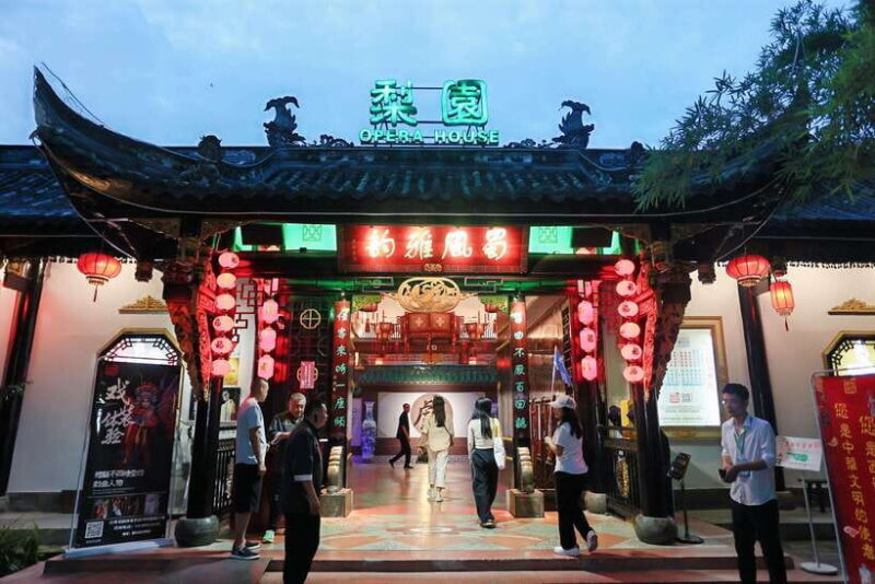 Chengdu: Sichuan Opera Face-Changing and Acrobatics Show - Chengdu: Sichuan Opera Face-Changing and Acrobatics Show