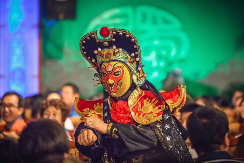Chengdu: Sichuan Opera Shu Feng Yan Yun Evening Show Ticket - Why Is It a Good Choice?