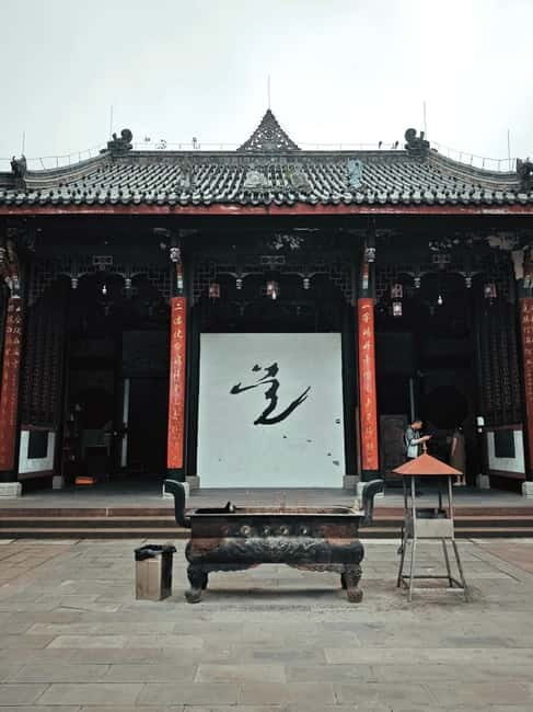 Chengdu Soul Bites: Taoist Mysteries & Market Feasting - Key Points