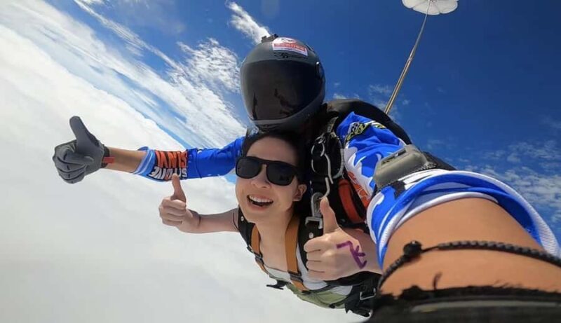 Chengdu: Tandem Skydiving Experience with Photos, Videos - The Ascent: Climbing to 4,000 Meters