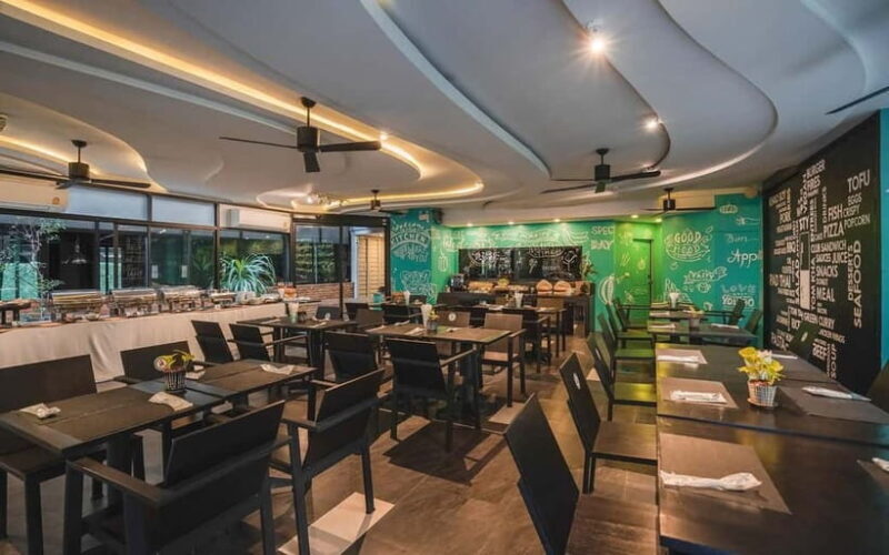 Chiang Mai: 4K Cafe by Cross Vibe Decem F&B Packages - The Sum Up