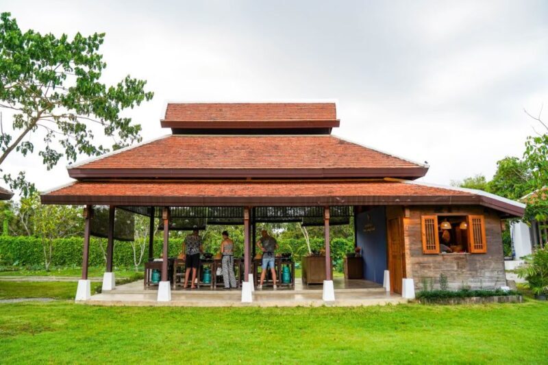 Chiang Mai: Authentic Cooking Class with Market & Farm Visit - Key Points