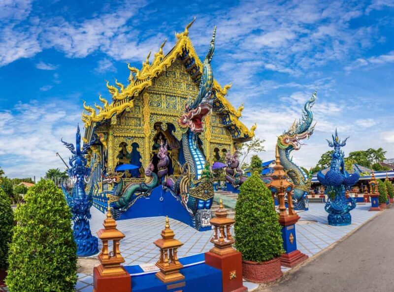 Chiang Mai: Chiang Rai Highlights Tour with Guide & Pickup - Key Points