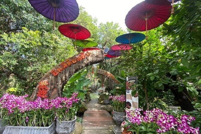 Chiang Mai-Chiang Rai: White temple-Blue Temple-Lalita Cafe-Lunch - Authenticity and Value