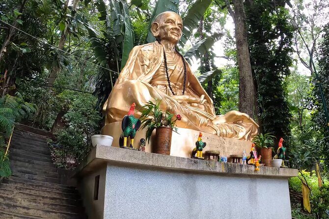 Chiang Mai City Tour: Iconic Temples and Viewpoint - Tha Phae Gate: The Historic City Entrance