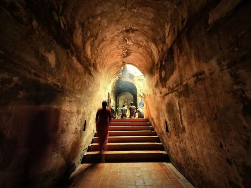 Chiang Mai: Doi Suthep & Wat Umong Twilight Tour with Pickup - FAQ