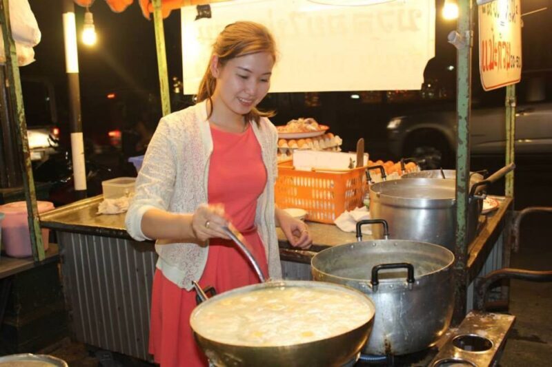 Chiang Mai: Evening Local Street Food Market Tour - Who Should Consider This Tour?