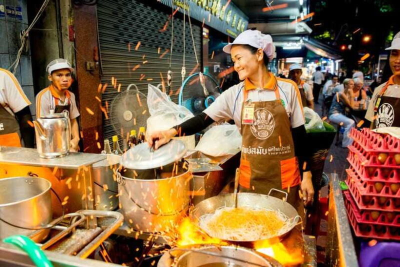 Chiang Mai: Evening Sightseeing and Local Food Guided Tour - Authentic Experiences and Key Details