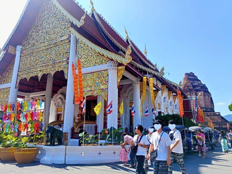 Chiang Mai: Evening Tuk-Tuk Tour - The Night Bazaar and Sunday Market