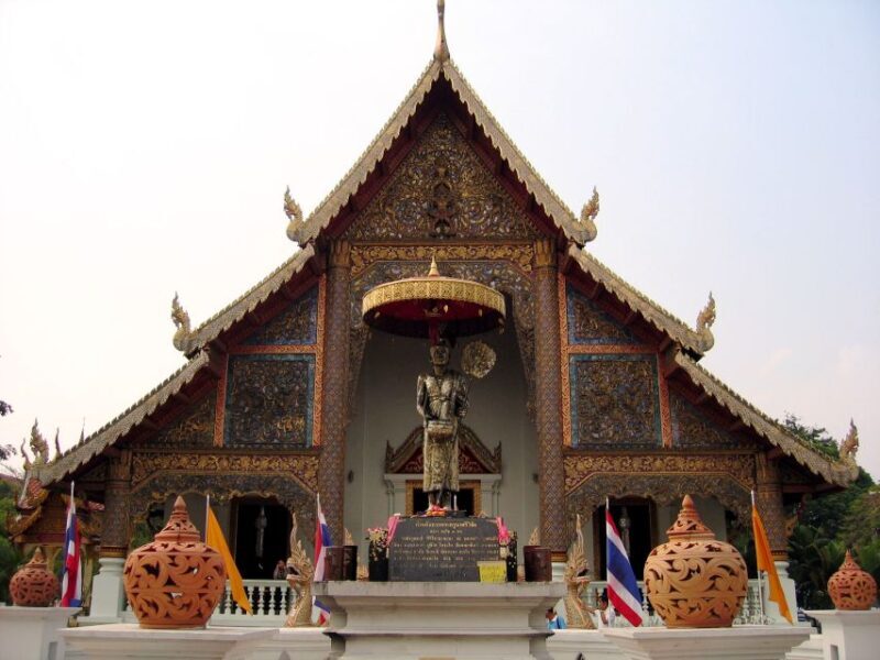 Chiang Mai: Guided Historical City Tour by Bike with Lunch - A Closer Look at the Tour Itinerary