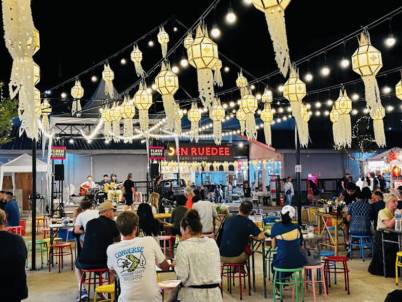 Chiang Mai: Ladyboy Cabaret Show with Dinner and Drinks - Key Points