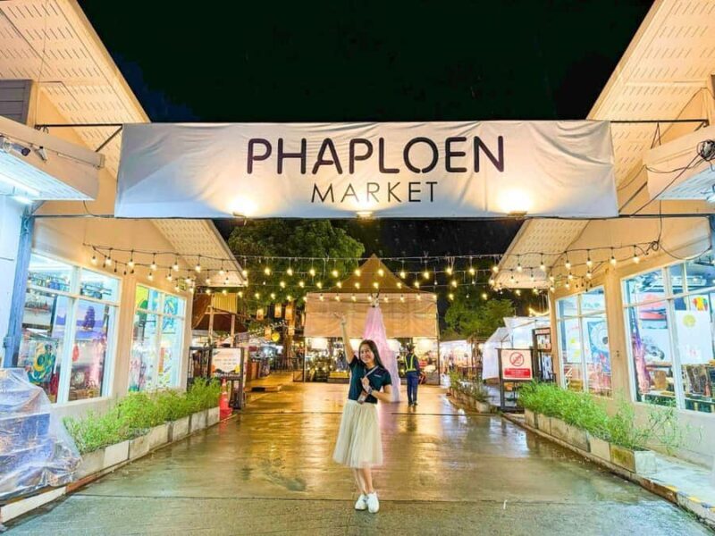 Chiang Mai: Ladyboy Cabaret  Stories, Dinner and Sparkle - Chiang Mai: Ladyboy Cabaret, Stories, Dinner, and Sparkle — A Genuine Night Out