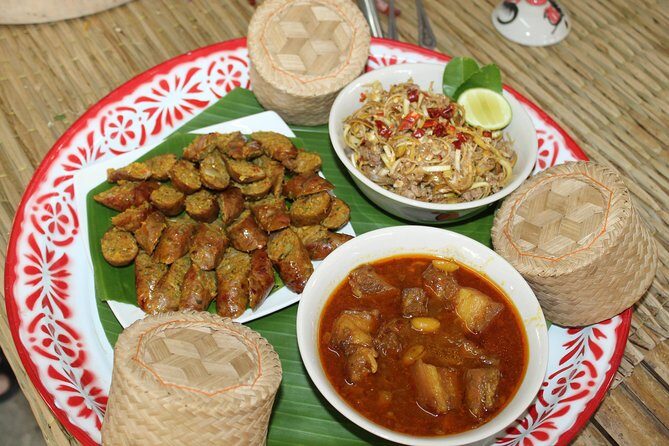 Chiang Mai Lanna Northern Thai Cooking Experience with Locals - Dining and Sharing