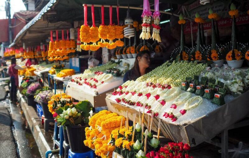 Chiang Mai: Local Food and Markets Guided Walking Tour - Key Points