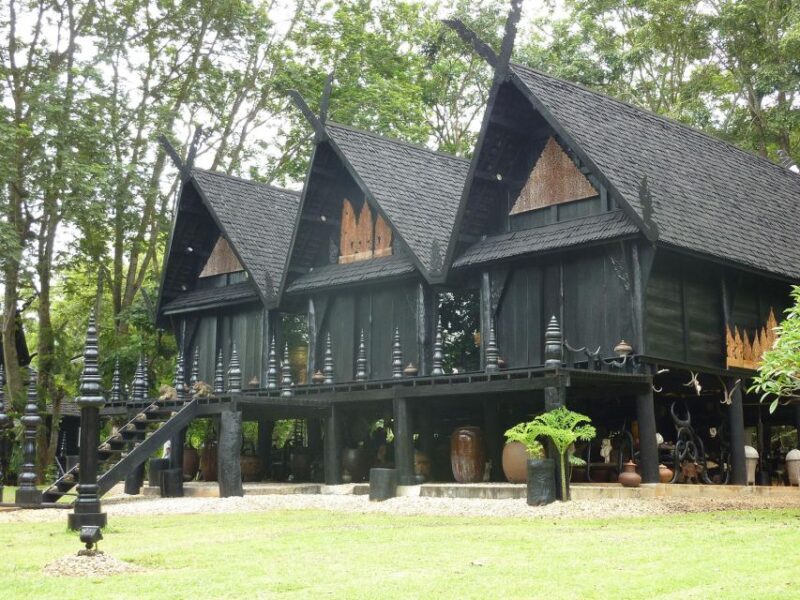 Chiang Mai: Long Neck Village & Chiang Rais Iconic Temples - Authentic Experiences and Value