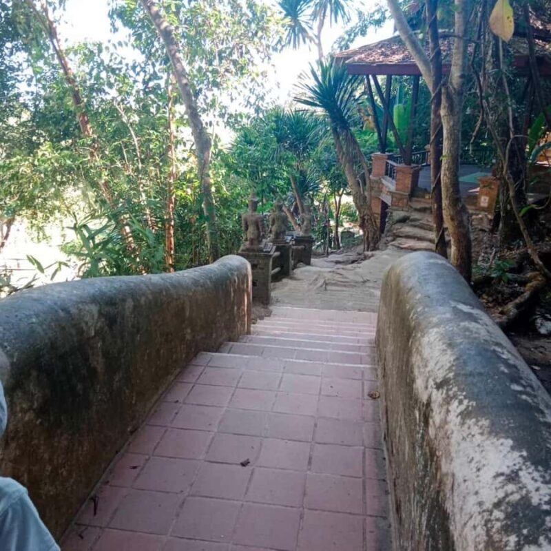 Chiang Mai Monk's Trail Wat Pha Lat & Visit Wat Doi Suthep - FAQ