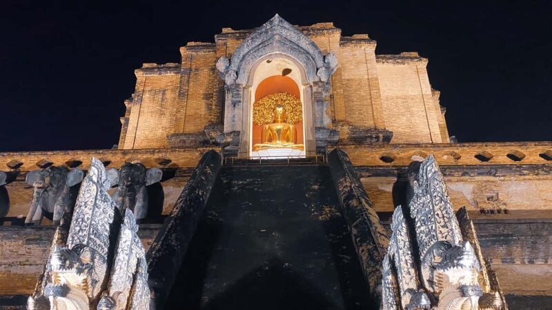 Chiang Mai Old City Twilight Walk Tour: Lanna Majestic Glow - The Experience in Detail