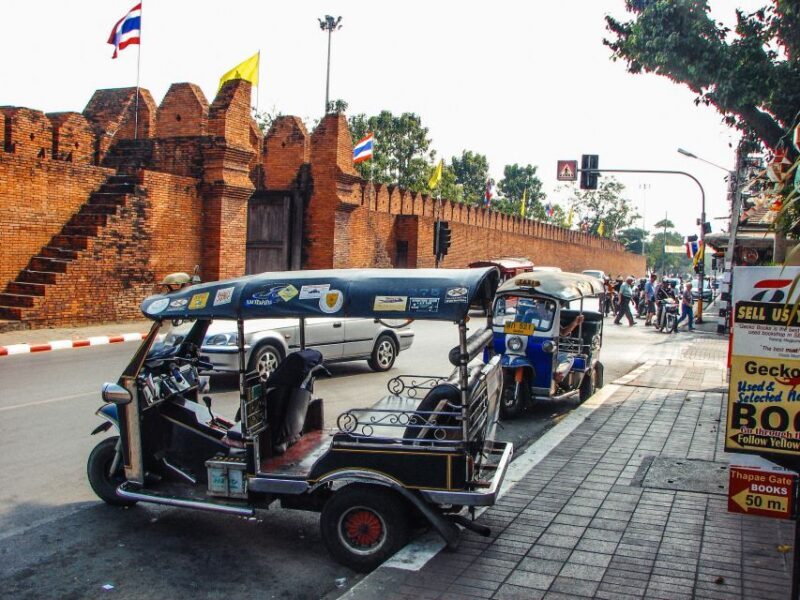 Chiang Mai: Private Tuk Tuk Tour of City Temples With Pickup - A Detailed Look at the Tour Experience